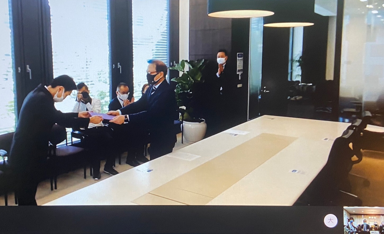 南應大推漫國際化 頒發AXN JAPAN滝山正夫社長榮譽教授