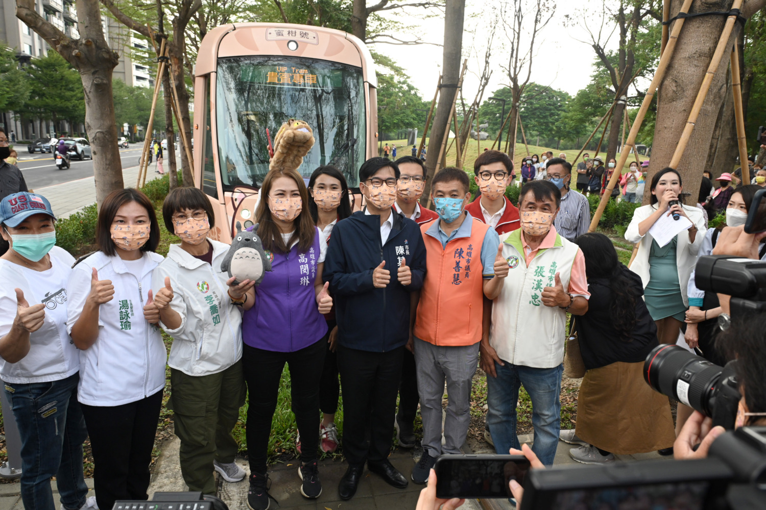 輕軌C20-C24路段正式開通試營運 陳其邁感謝捷運局同仁為輕軌成圓盡心盡力