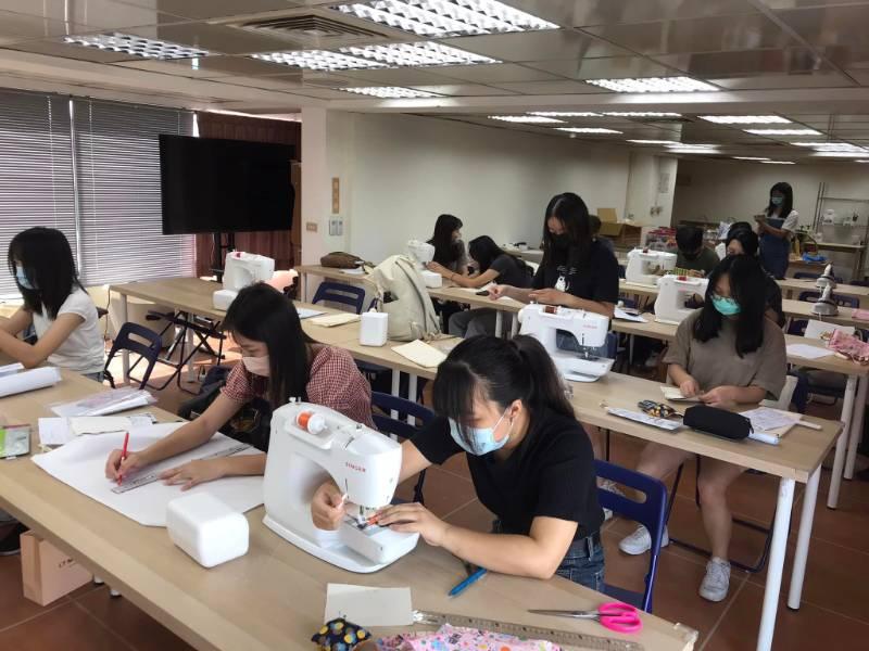高師大「博雅實作教室」啟用 實作義賣所得捐助公益