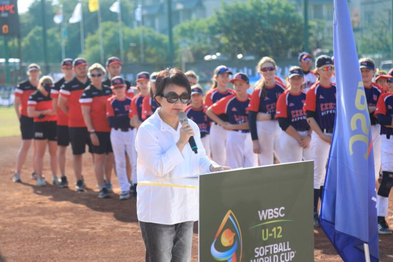 WBSC U12壘球世界盃台中登場 盧秀燕市長開球為中華隊加油