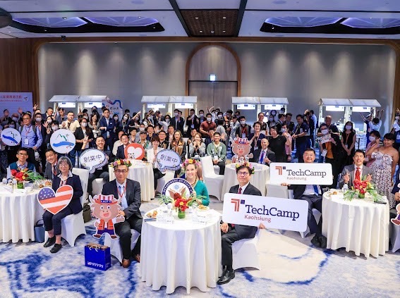 TechCamp Kaohsiung 南台灣原住民族新創成果發表暨交流會 高雄市長陳其邁與AIT處長孫曉雅到場
