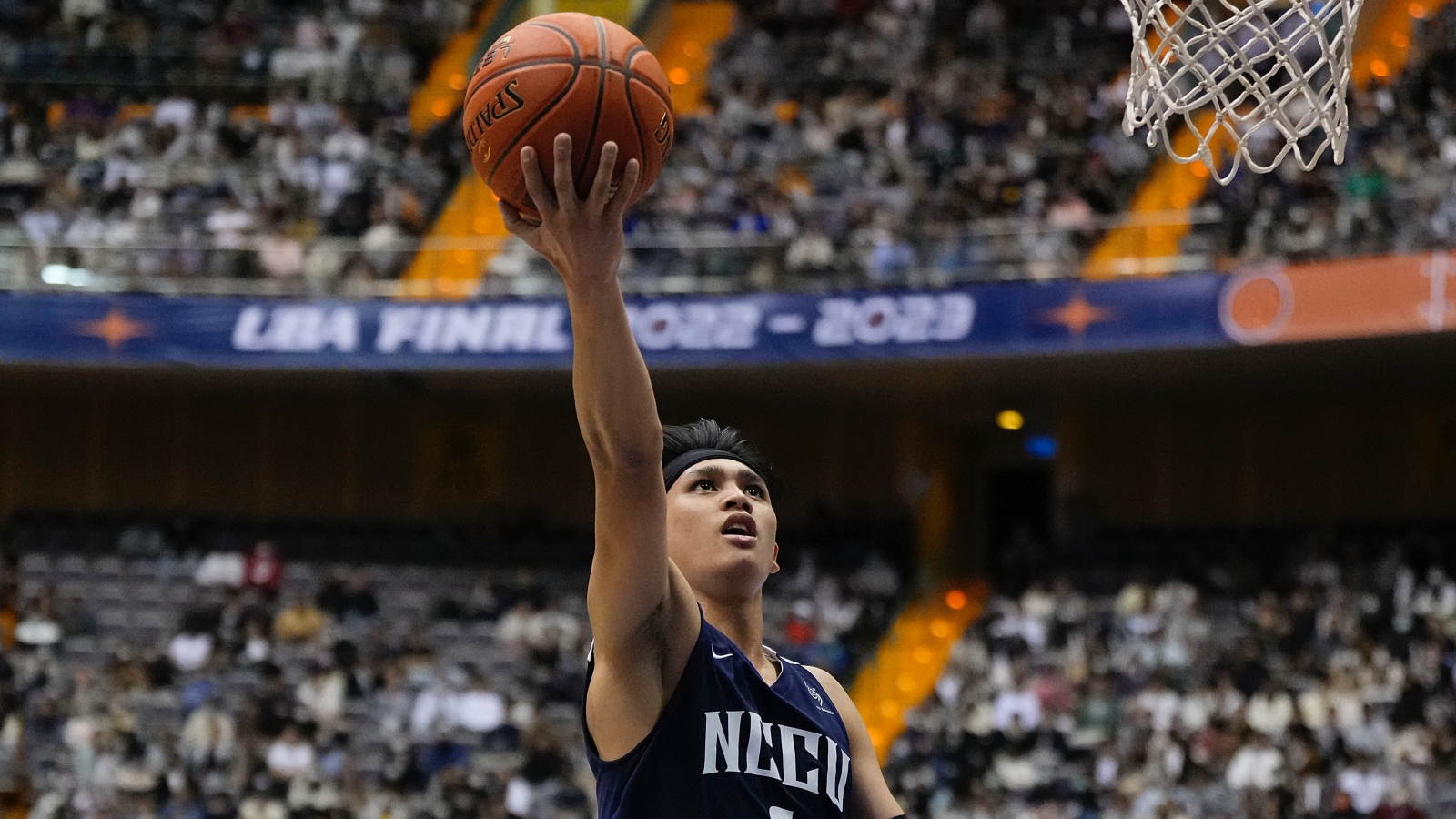 《富邦人壽UBA》不求MVP只拚冠軍 游艾喆小巨蛋又換檔 繳「大三元」助政大闖決賽