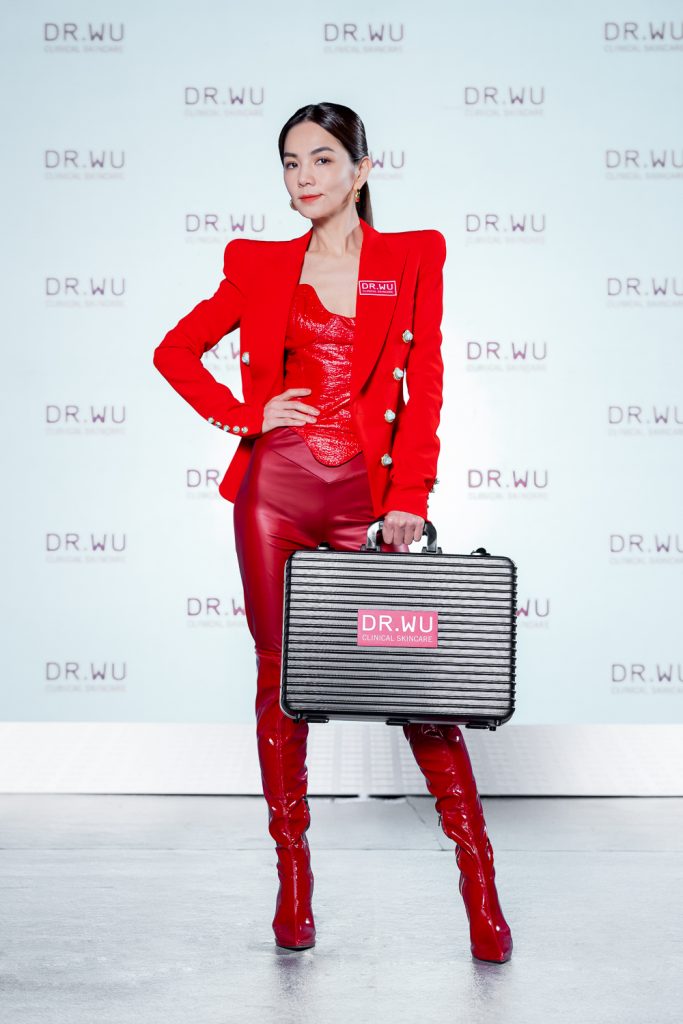 ELLA乘風破浪20年 接下「美肌任務」代言DR. WU 揭開逆齡肌密
