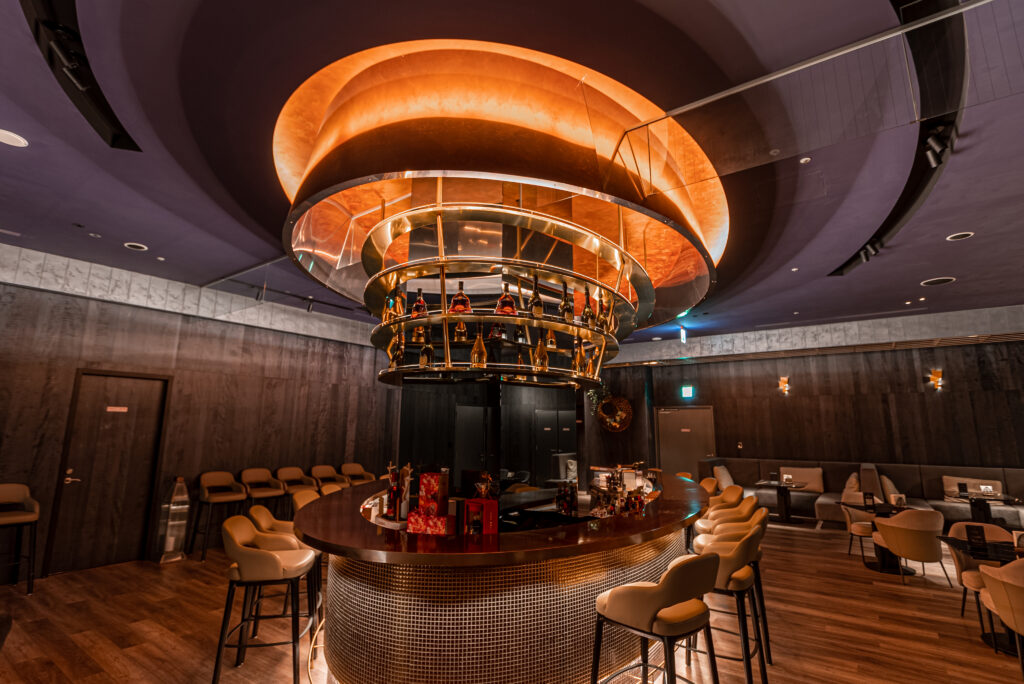 在高雄承億酒店的BAR KAO！一享27樓的高空美景、可口歐式餐酒與美妙夜生活