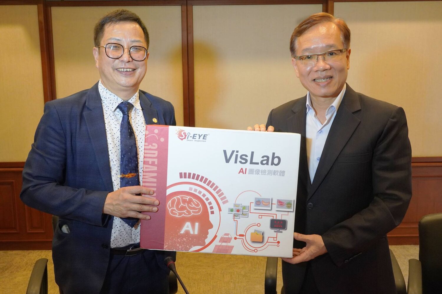 智泰科技捐贈「VisLab」軟體給大葉大學 產學攜手推動AI教育扎根 - 奧丁丁新聞 OwlNews
