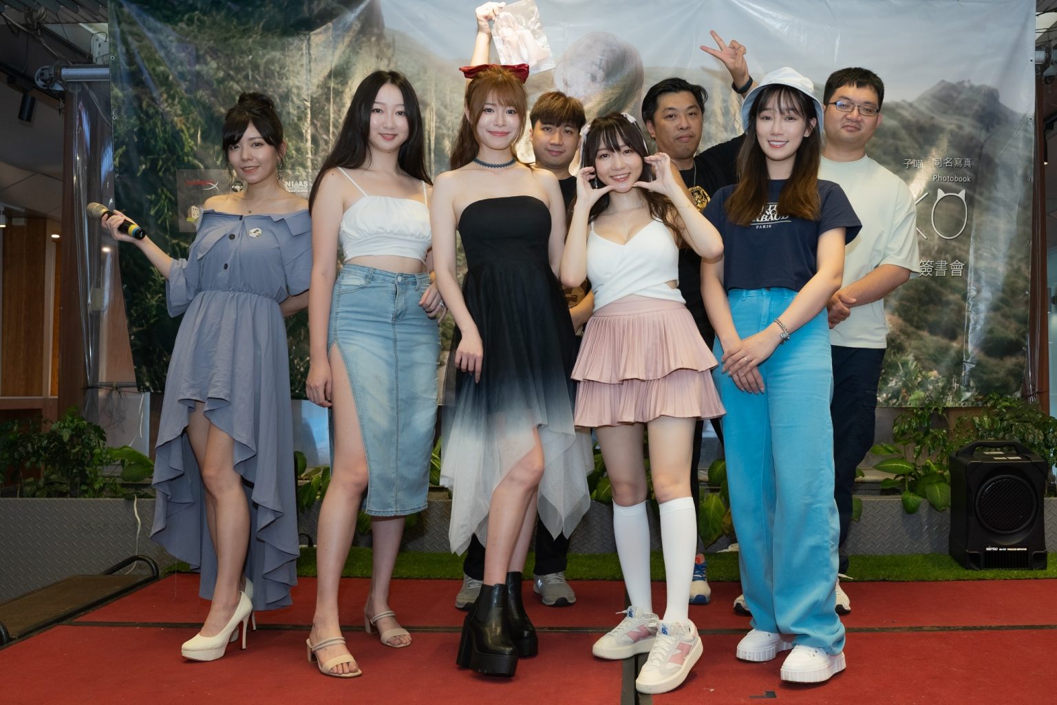 雪乳實況主-子喵 Koneko化身謎片角色丨七月炎夏大秀雪乳，解老司機的渴 - 奧丁丁新聞 OwlNews