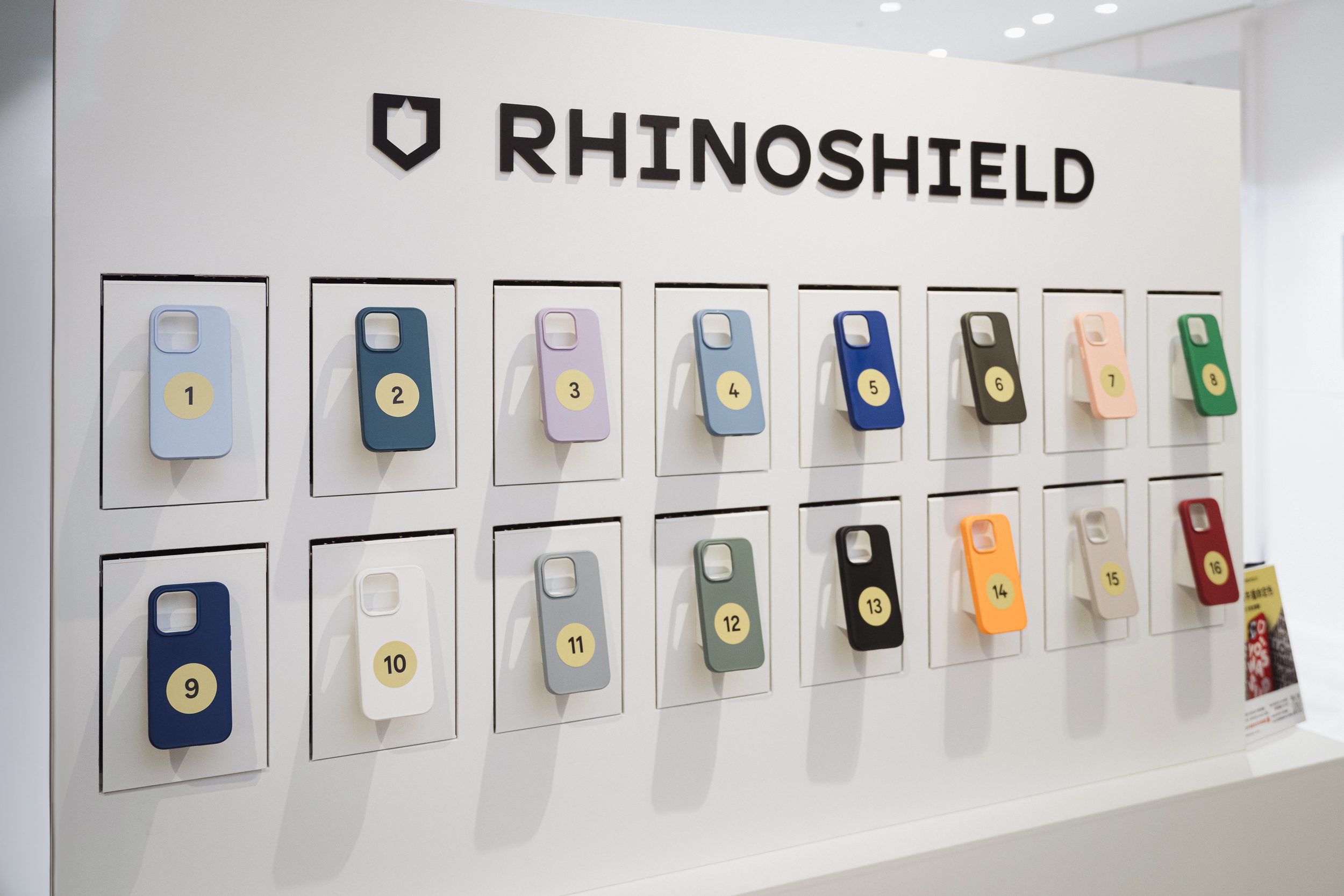 RHINOSHIELD犀牛盾邀請粉絲到台北A11門市同樂 揭開你的幸運色還有機會拿到千元商品！