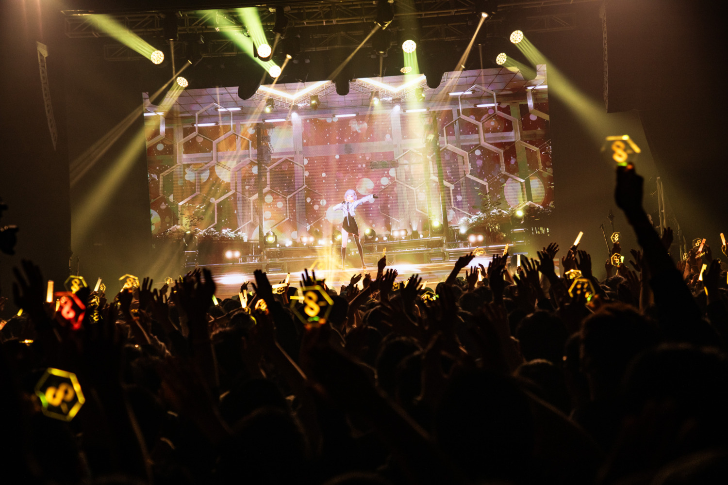 人氣虛擬歌手HACHI出道4年首度訪台！最愛台灣滷肉飯、枇杷膏 - 奧丁丁新聞 OwlNews