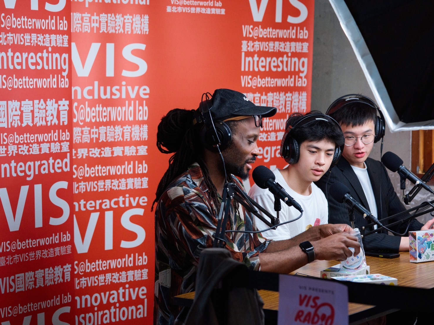 PBL學習成效見真章 VIS國際實驗高中期末成果展 360解構單一主題