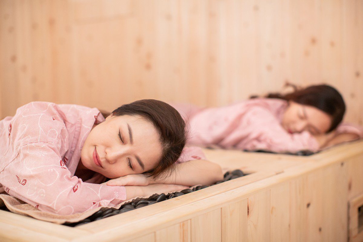 湯美岩與余仁生聯手推出年終優惠 為您帶來溫暖的冬日養生體驗！