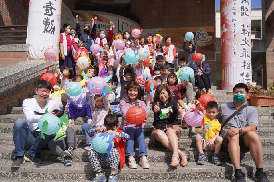 迎接元宵節 畫燈籠點亮智慧