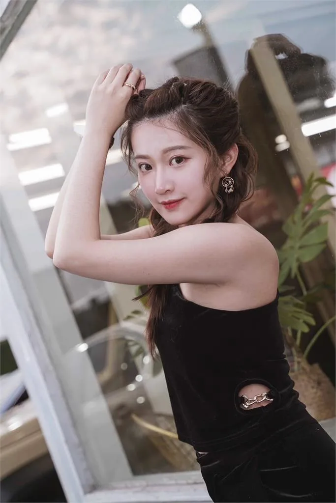 艾瑞絲嗆聲性感網美「99％都放假體」！點名By2當大家腦殘