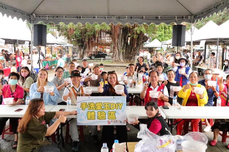 Miaca’米啊炸市集開跑！ 那瑪夏水蜜桃首次市區販售 超搶手 / 台銘新聞網