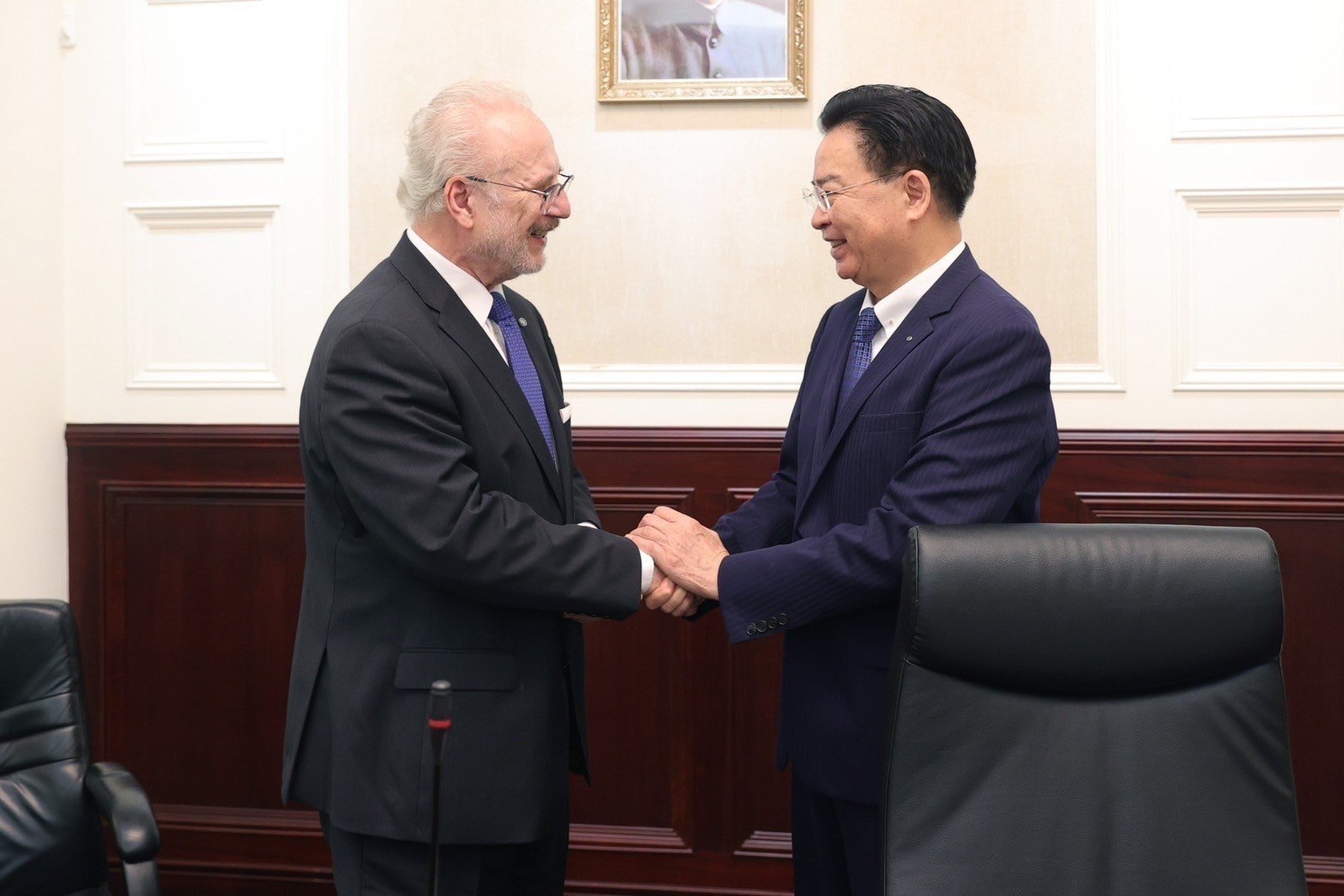 威權主義擴張 吳釗燮：強化自我防衛韌性 