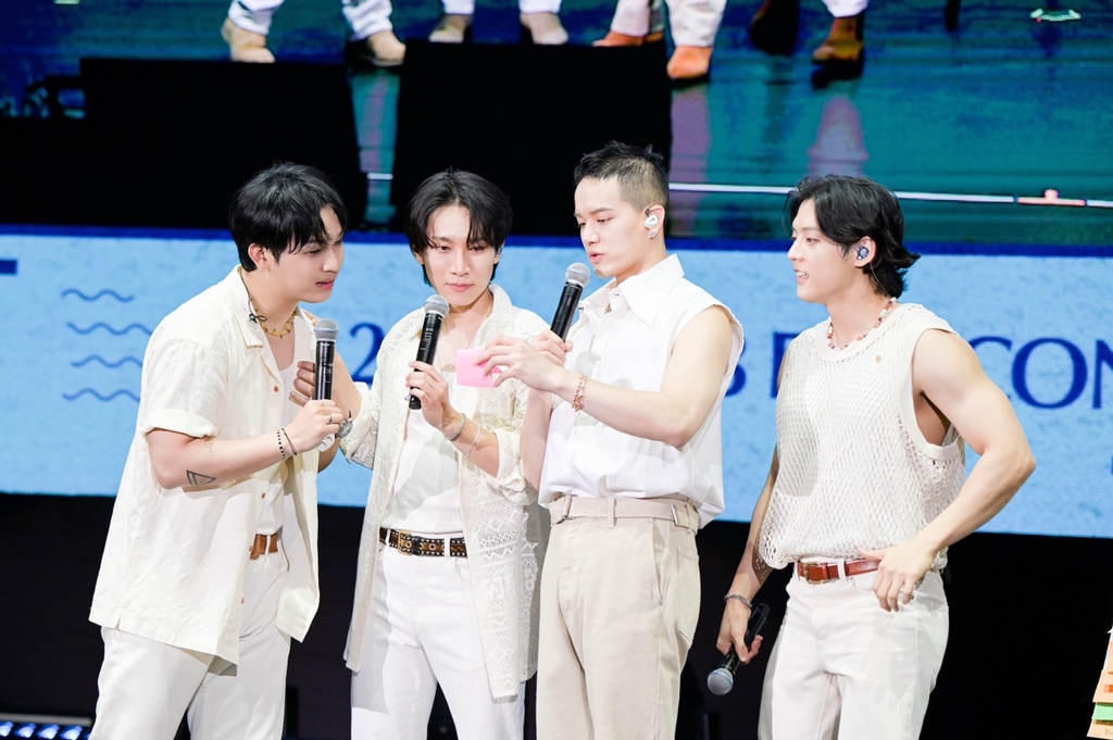 FANCON嘉年華！韓流三代團BTOB徐恩光、李旼赫、任炫植、PENIEL齊開唱！