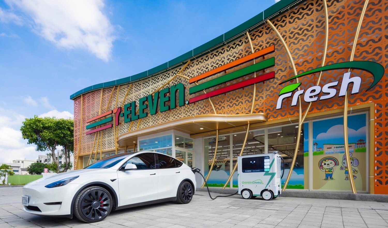 統一集團7-ELEVEN 第7,000店「首府門市」開幕 承先啟後耀南都