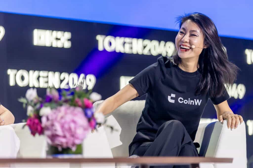 CoinW 連續兩年白金贊助 TOKEN 2049，邀請 K-pop 明星 LØREN 引爆最燃派對