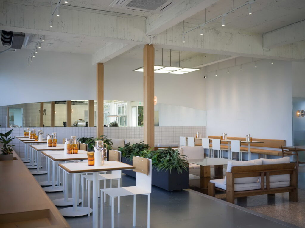 BellyFlopp Cafe 一間被早午餐耽誤的精品咖啡廳 徐凱希化身美食探險家甜美空降烏來最強人氣美食咖啡廳