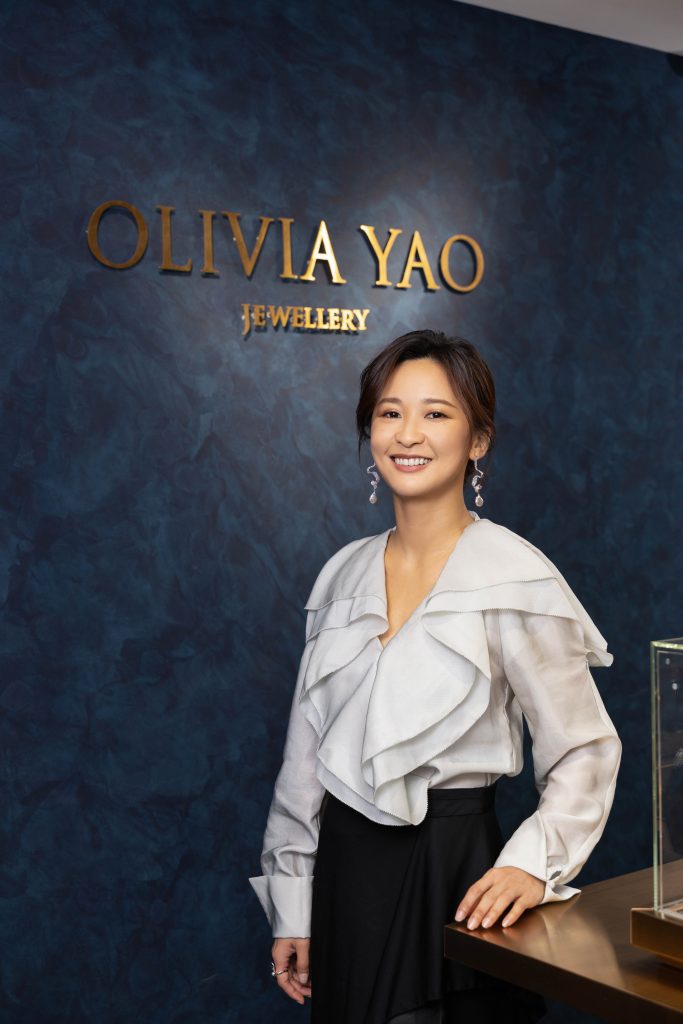 OLIVIA YAO 攜手鄭宜農將名曲與珠寶結合，推出美與藝術的化身-「Embrace」系列