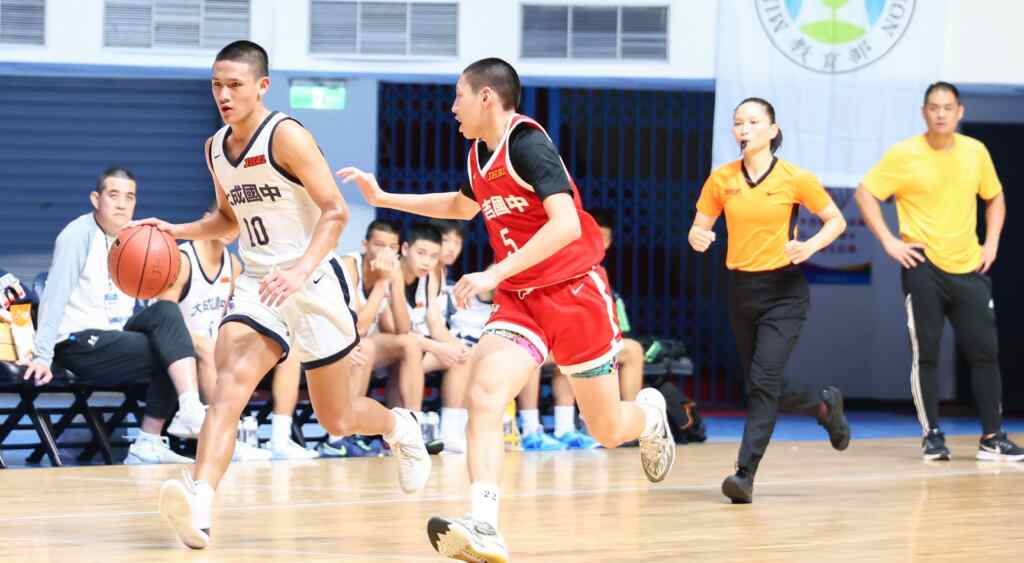 JHBL罕見大四囍紀錄 大成國中10號潘辰武38分26抄截11籃板10助攻