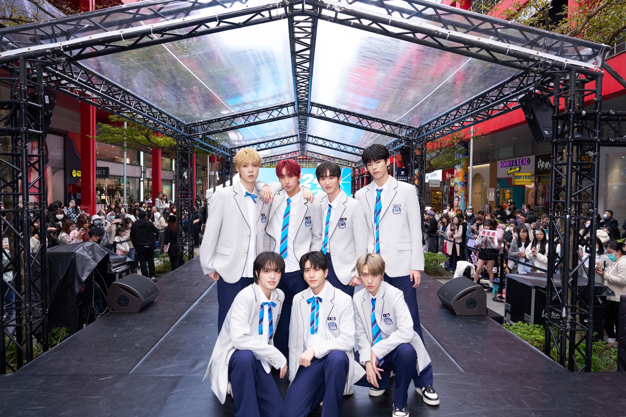 全新七人男團 SEVENTOEIGHT 成團滿月挾高人氣迎2025首簽會