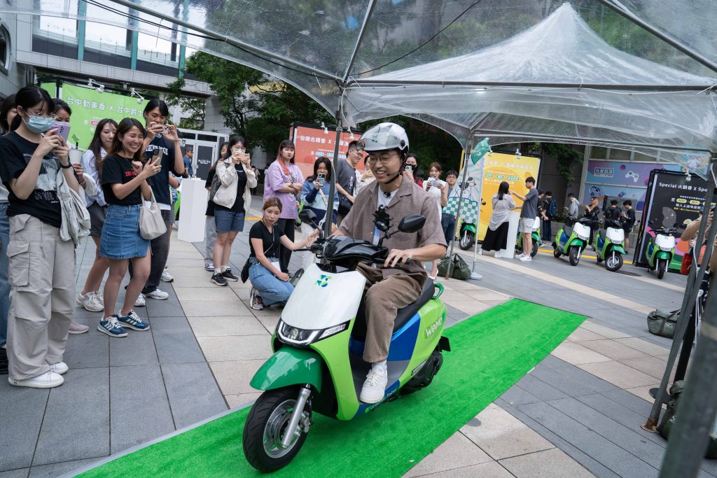 黃大謙嗨翻街頭 × WeMo Scooter！