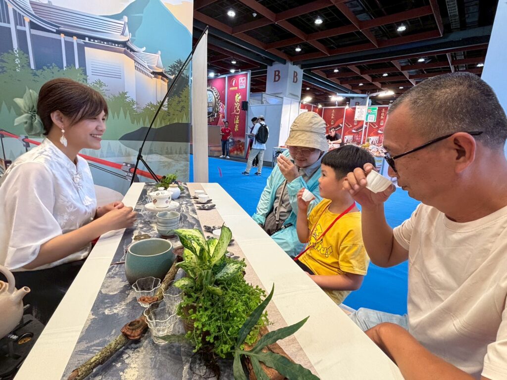 2025TTE台北國際觀光博覽會 參山處茶席招待 送喔熊公仔